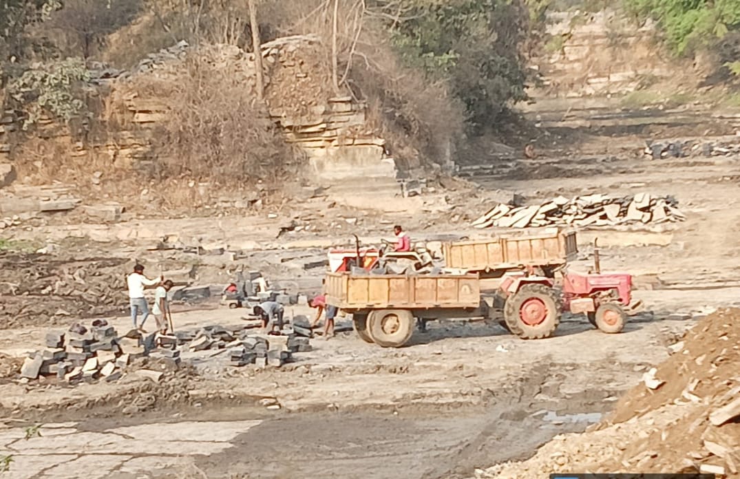 Mining Department Action : बलौदाबाजार में खनिज घोटाले का पर्दाफाश ...